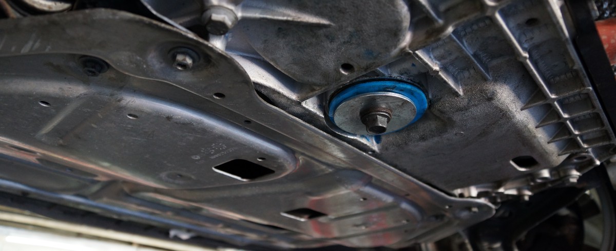 Installing Pendulum Dogbone and $40 Rubber Mount Insert for Volkswagen ...