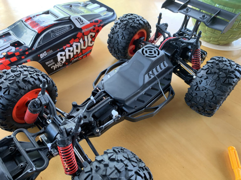 A Worthy R/C Toy Truck: 4WD, Hobby-grade, Fully Off-road, 30MPH for $100