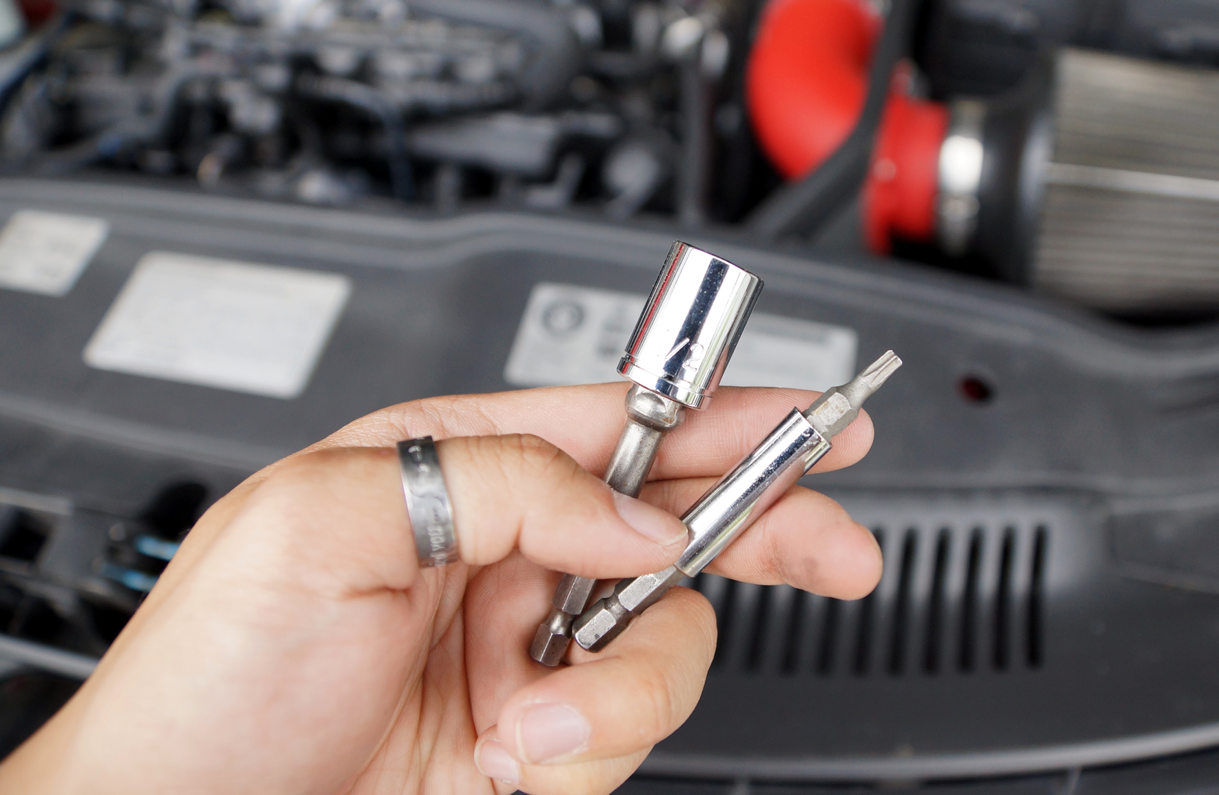 Install a Drain Valve for No Mess Oil Change on Volkswagen Eos/Passat ...